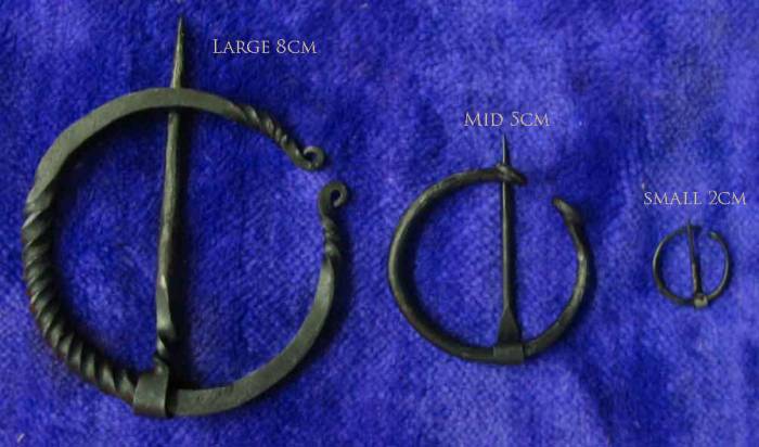 Gallery » Cloak Pins mid 5cm • King of Swords – The largest online ...